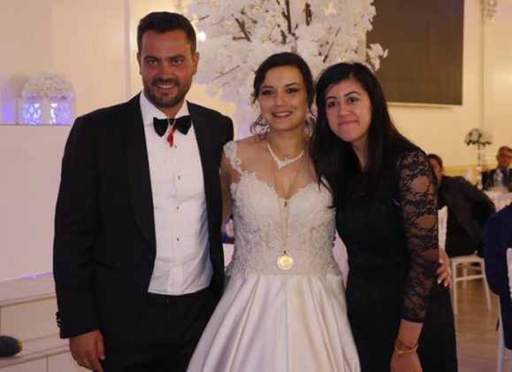 TV SUNUCUSU AYŞE-ANAİS BAYDEMİR & OSTEOPATHE MATHİEU-METİN SABY PARİS’TE EVLENDİ | Hodrimeydan